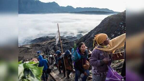 Indonesian Hindus take part in Yadnya Kasada ritual