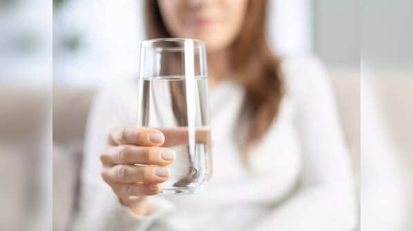 Importance of adequate water intake for oral hygiene