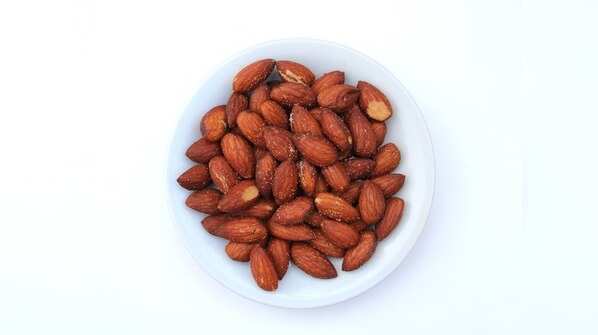 Almonds with Skin Benefits: Can we eat almonds with skin?