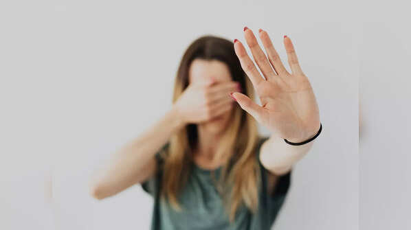 How to dispel fear from your heart? Here are 8 tips