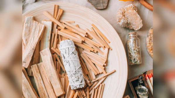 5 amazing benefits of applying Chandan on the forehead