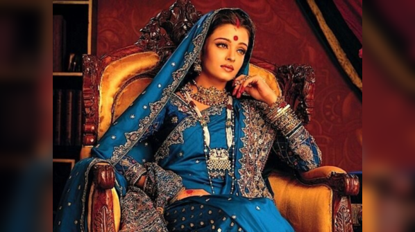 5 bindi trends to steal from Bollywood divas