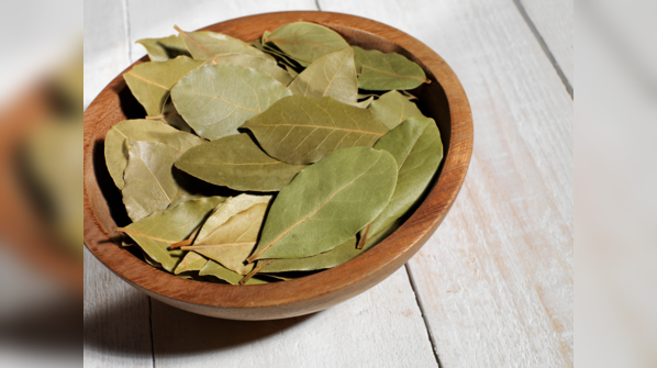 How to use Bay leaf and Cinnamon for manifestation rituals
