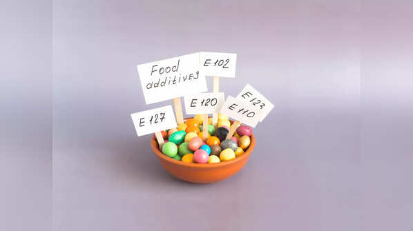 5 most common food additives and their dangerous side effects