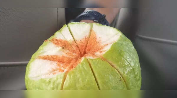 5 reasons to wash hair with boiled guava leaf water