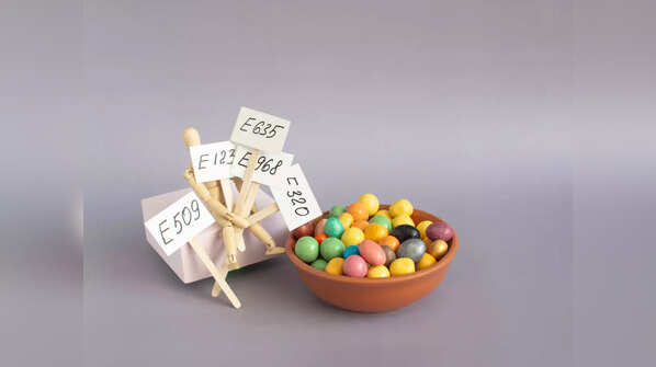 5 most common food additives and their dangerous side effects