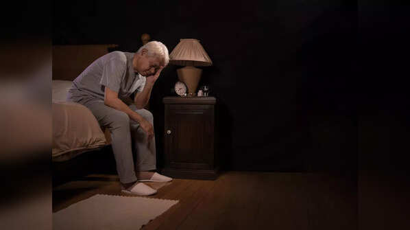 What happens to your body when you sleep for less than 7 hours a day?