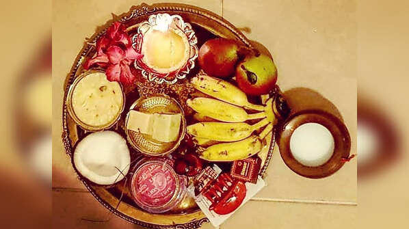 Karwa Chauth Sargi Thali: What is Karwa Chauth Sargi and the tradition ...