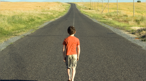 10 walking mistakes people commit unknowingly and why they are dangerous