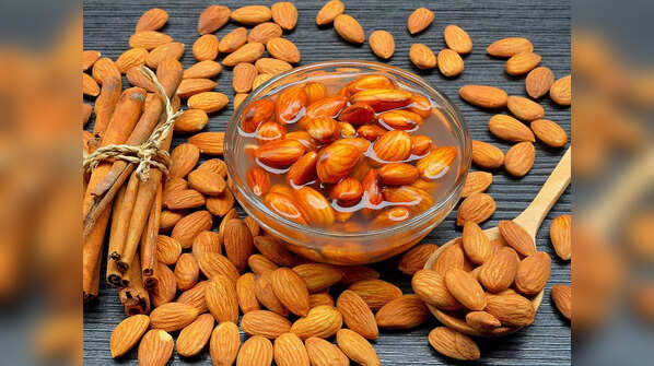 How to check the purity and quality of almonds at home