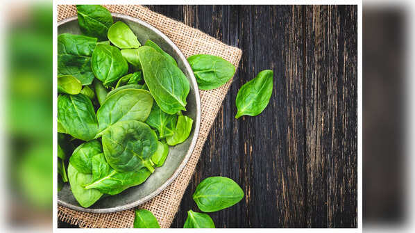 Types Of Indian Saag And Health Benefits: 9 saag varieties from across ...