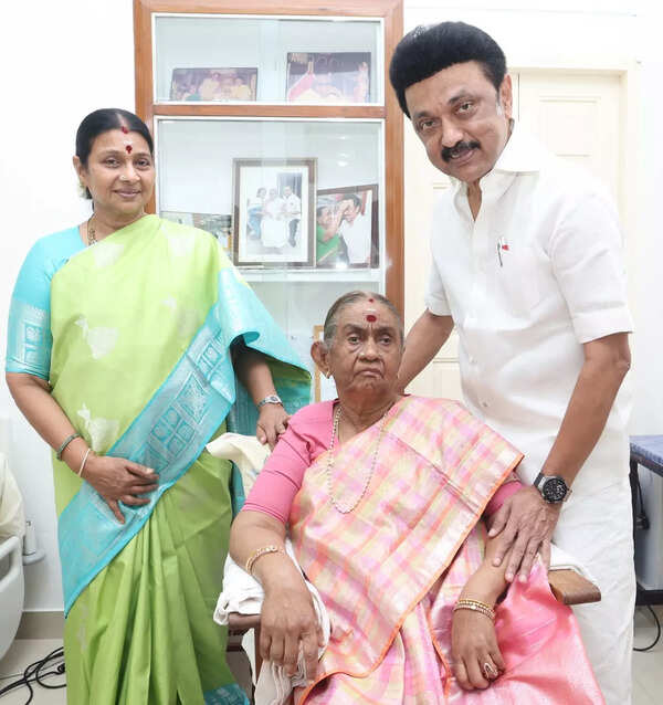 Tamil Nadu governor R N Ravi, CM M K Stalin, leaders extend Mother's ...
