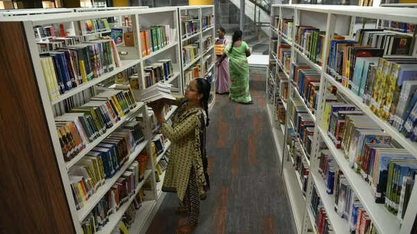 3.4 lakh of 4.3 lakh books being stacked as Kalaignar library gets ...