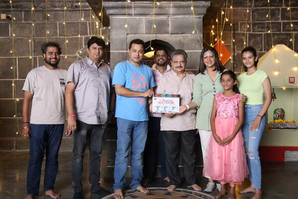 'Hashtag Tadev Lagnam': Subodh Bhave and Tejashree Pradhan come together for Anand Gokhale's ...
