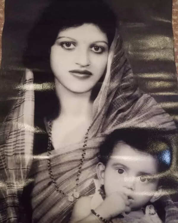 Akshara Singh pens an emotional note for her mother Nilima Singh on her ...