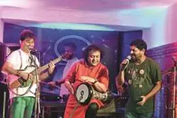 Percussionist Tanmoy Bose wows the audience with his performance
