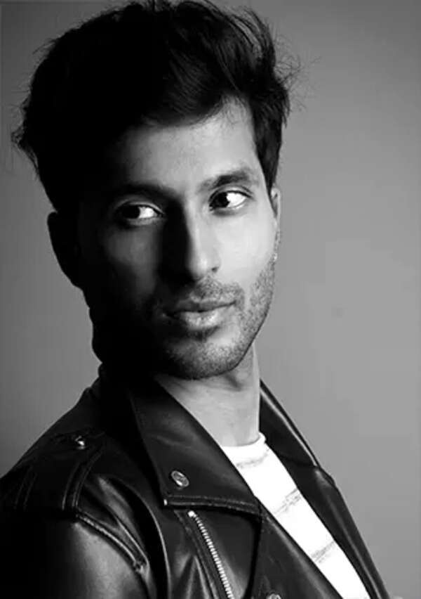 Aseq Movie Review: This Jinn’s story is quite bizarre and exhausting