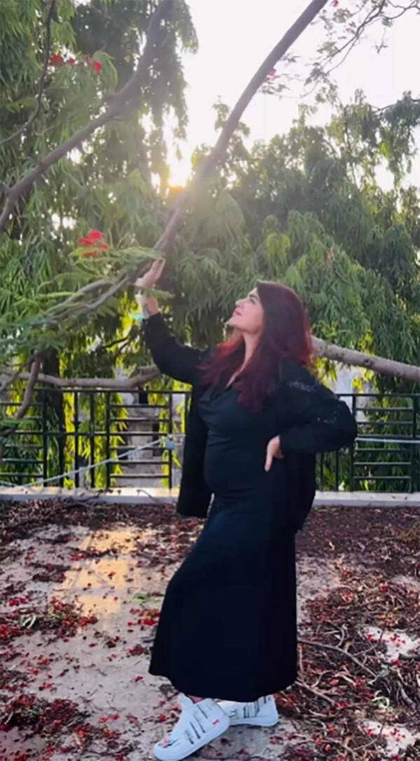 AWAY FROM THE BUSTLE, CELEBS MAKE GOA THEIR HOME - Times of India