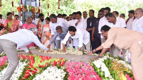 Andhra Pradesh CM Jagan Mohan Reddy pays tribute to father YS Rajasekhar Reddy on birth ...