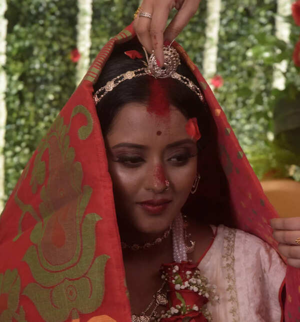 Shruti Das married long-time beau Swarnendu Samaddar in Kolkata on ...