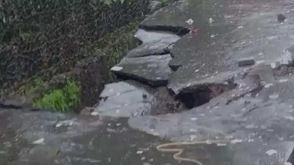 Mumbai Traffic News: Nullah wall collapse leads to Goregaon-east road ...