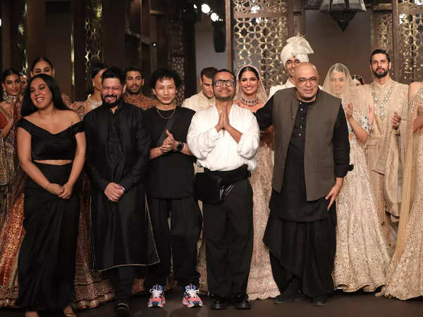 Tarun Tahiliani's ode to craft and artistry of couture - Times of India