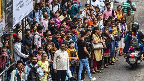 Mumbai Best Bus Strike: Hunger protest over salary issue: BEST drivers ...