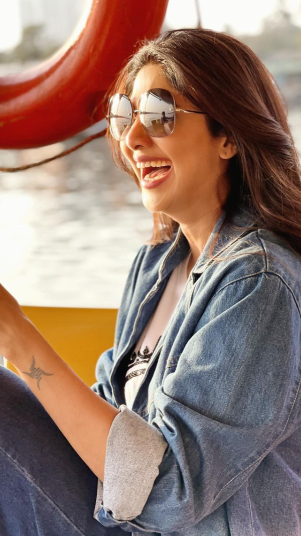 Nitin Desai Funeral: Sanjay Leela Bhansali turns emotional as he pay ...