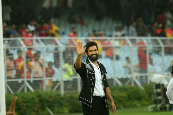 Vicky Kaushal Kicks off Durand Cup Derby in Kolkata - Times of India