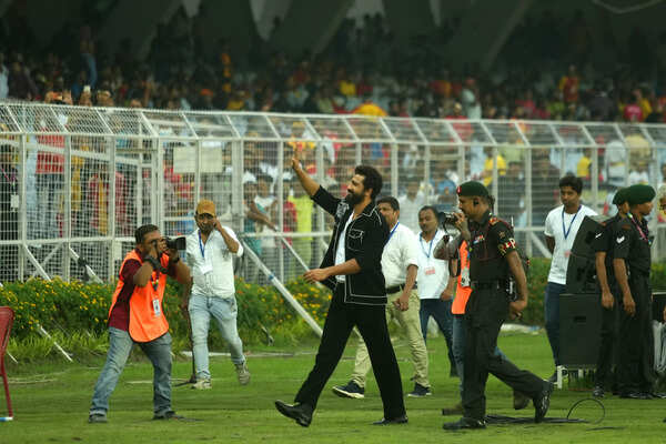 Vicky Kaushal Kicks off Durand Cup Derby in Kolkata - The Times of India