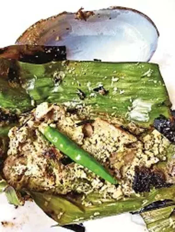 Beyond ilish and bhekti: Ace the paturi with a delish twist - Times of ...
