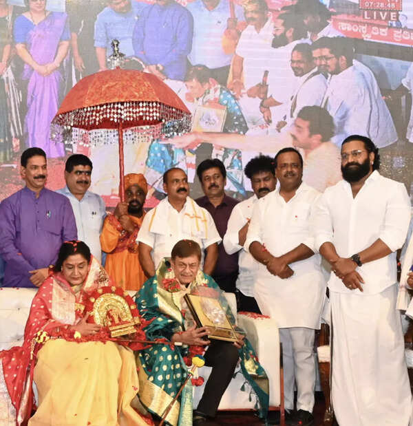 Veteran actor Ananth Nag felicitated in Mangaluru | Kannada Movie News ...