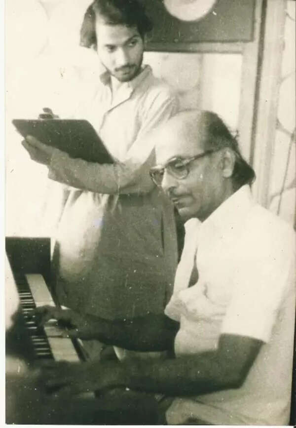 Debojyoti Mishra’s musical theatre on Salil Chowdhury staged in San ...