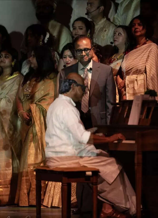 Debojyoti Mishras Musical Theatre On Salil Chowdhury Staged In San Francisco Times Of India