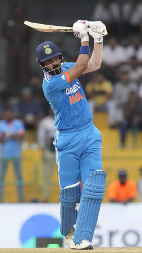 Watch: Former Pakistan captain Ramiz Raja sings 'Manhari Sukumari' with ...