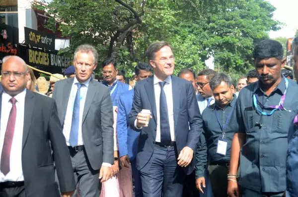 With cycle & chai, Dutch PM Mark Rutte charms Bengaluru | Bengaluru ...