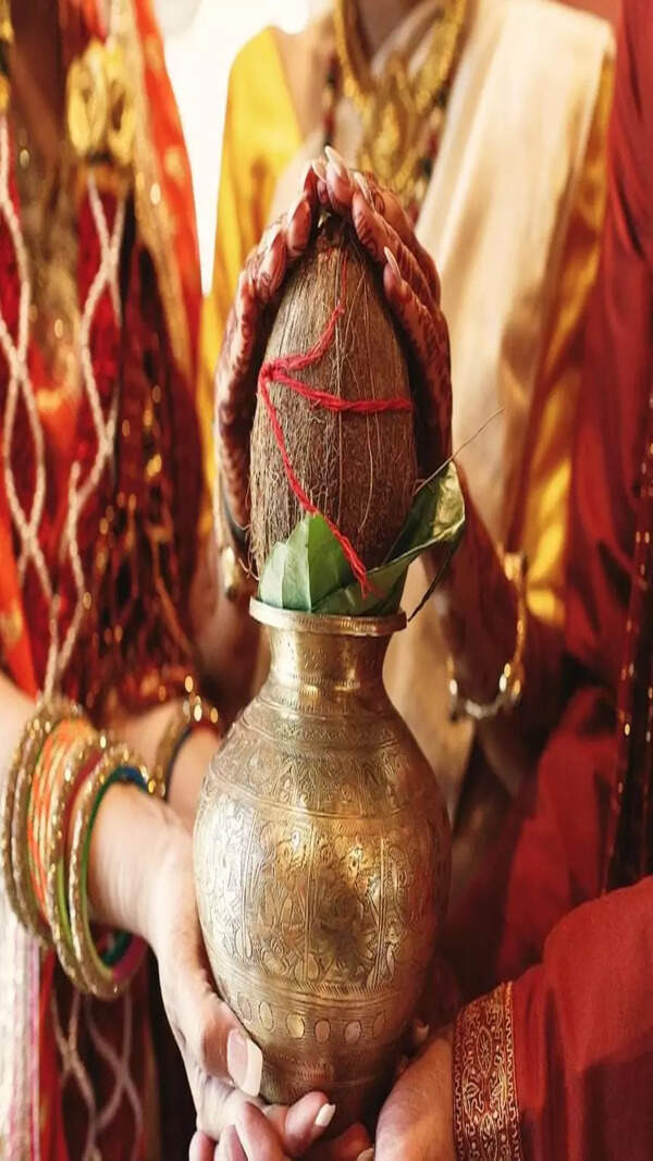 Gauri Avahana: Jyeshtha Gauri Avahana 2023: Date, Puja Muhurat, Rituals ...