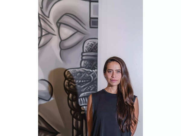 Mexican artist Paola Delfin adds to Cherai’s charm with a mural | Kochi ...