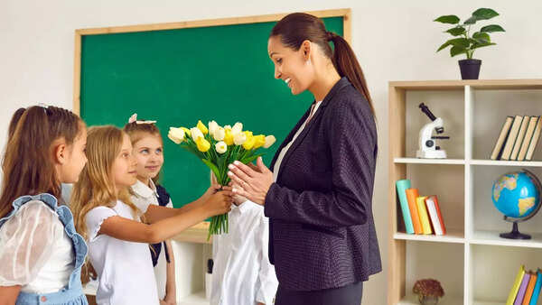 World Teachers' Day: 30 quotes by famous authors that highlight the ...