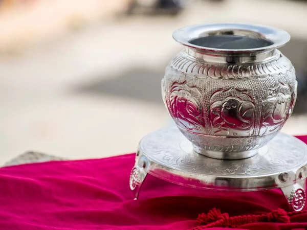 Kalash: What is the significance of Kalash in Hindu rituals - Times of ...