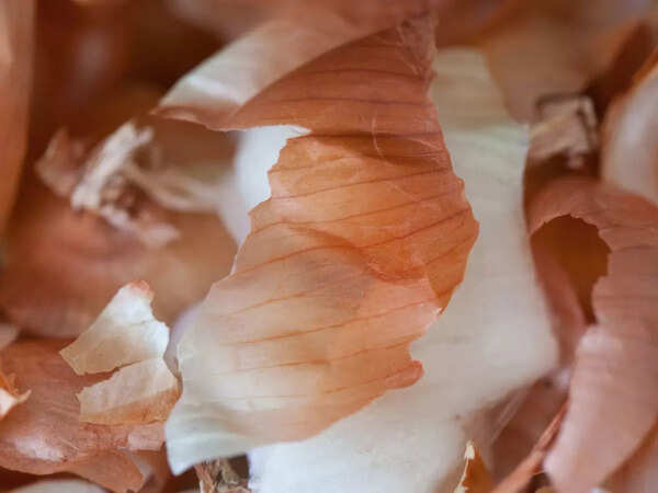 5 Genius ways to reuse garlic and onion peels - The Times of India