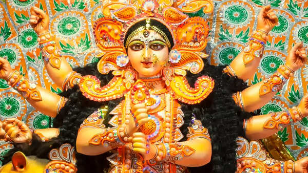 75+ Happy Navratri Messages, Greetings, Wishes, Mantras and Quotes for ...