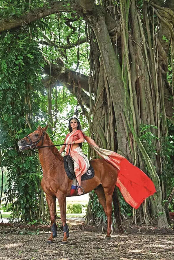 Durga arriving on a horse tells us to be battle ready, says Sauraseni ...