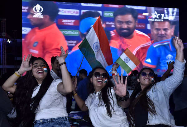 ICC World Cup 2023 IND vs PAK: Fans rejoice India's win over Pakistan ...