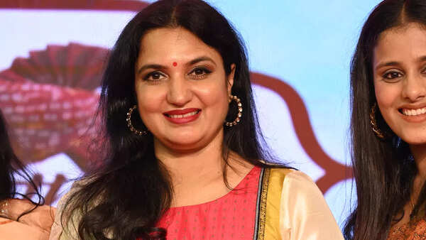 Neelima Rani looked gorgeous in a beautiful sari at Rajasthan Bazaar ...