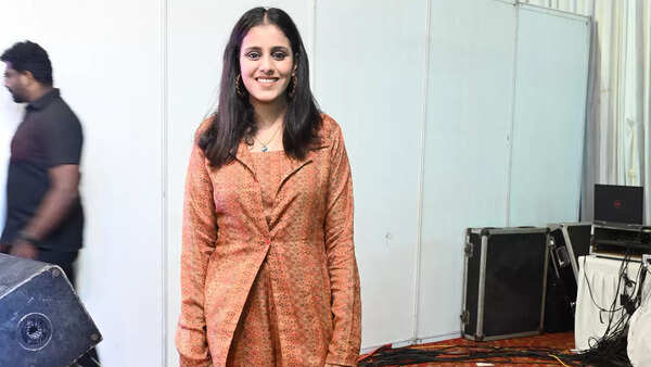 Neelima Rani looked gorgeous in a beautiful sari at Rajasthan Bazaar ...