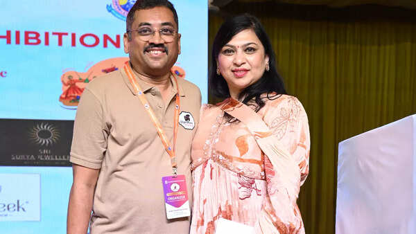 Neelima Rani looked gorgeous in a beautiful sari at Rajasthan Bazaar ...