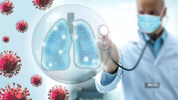 What is fungal pneumonia? Learn about its symptoms, risk groups ...