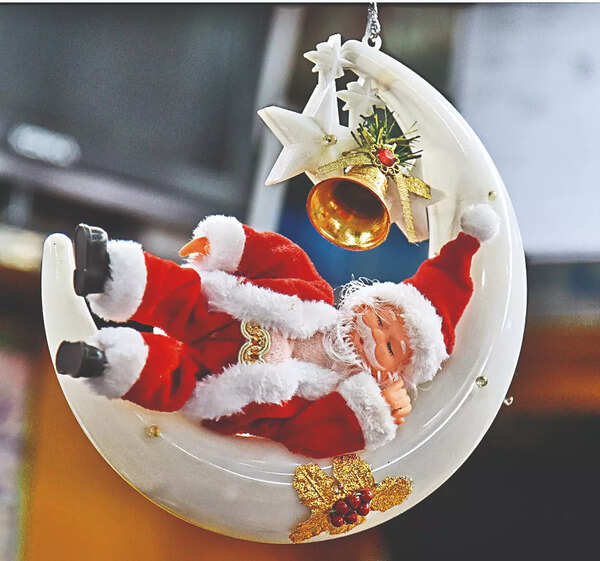 Bring home a spot of Xmas cheer - Times of India