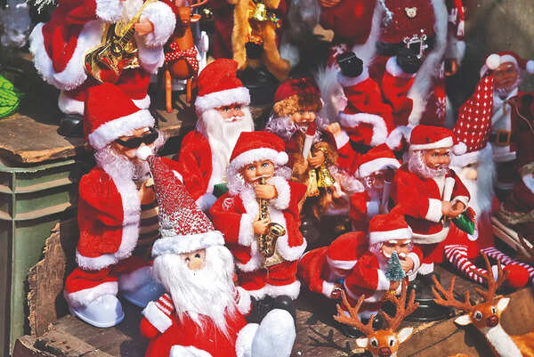 Bring home a spot of Xmas cheer - Times of India